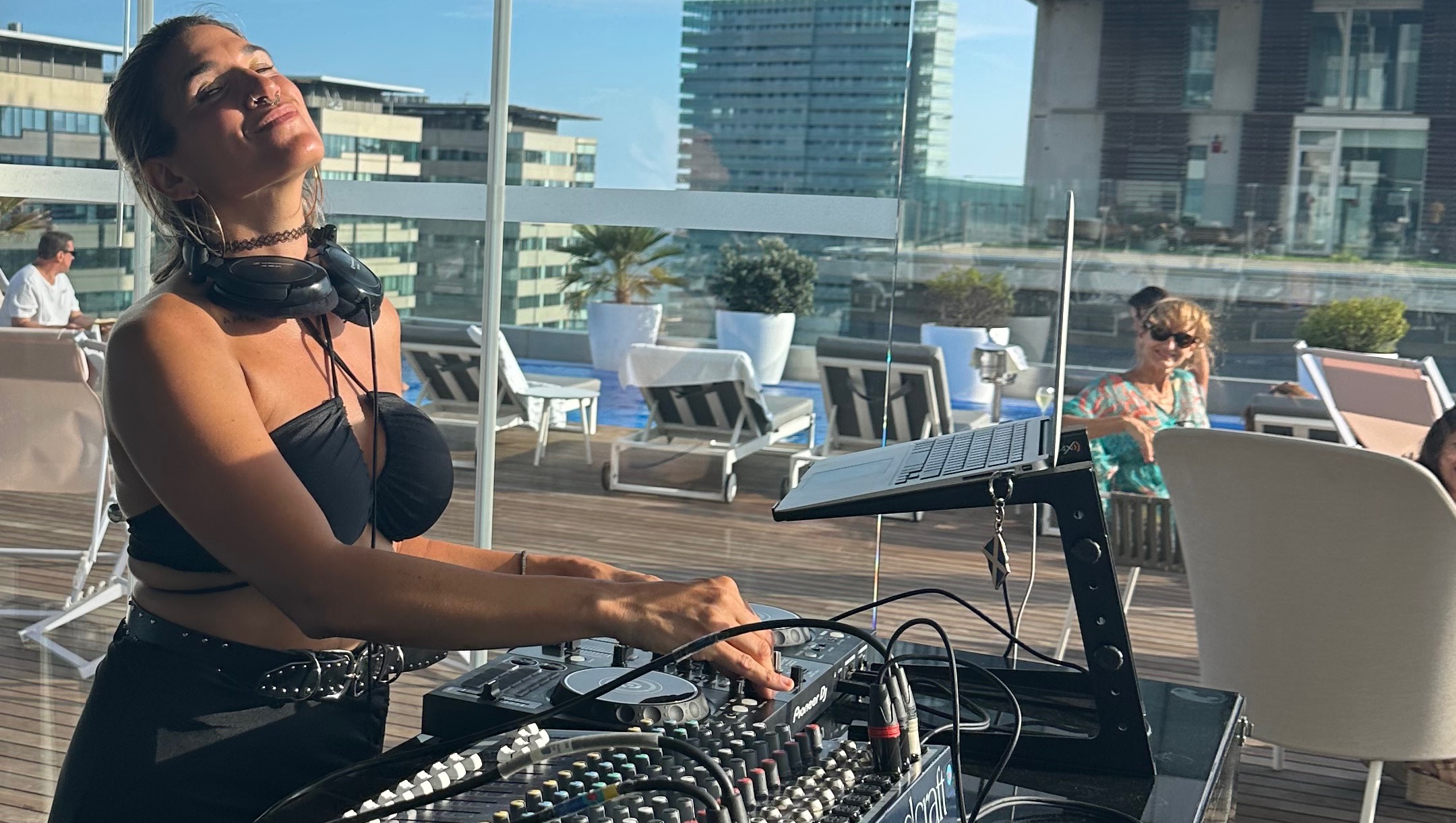 Fundraiser by Flor Paci Mariani : Cumple Flor! Para controladora DJ nueva!