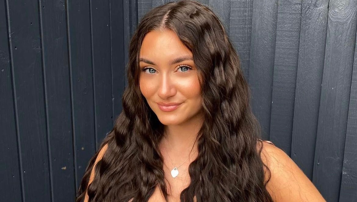 Fundraiser by Ruby Collier : The girls take on Snowdon