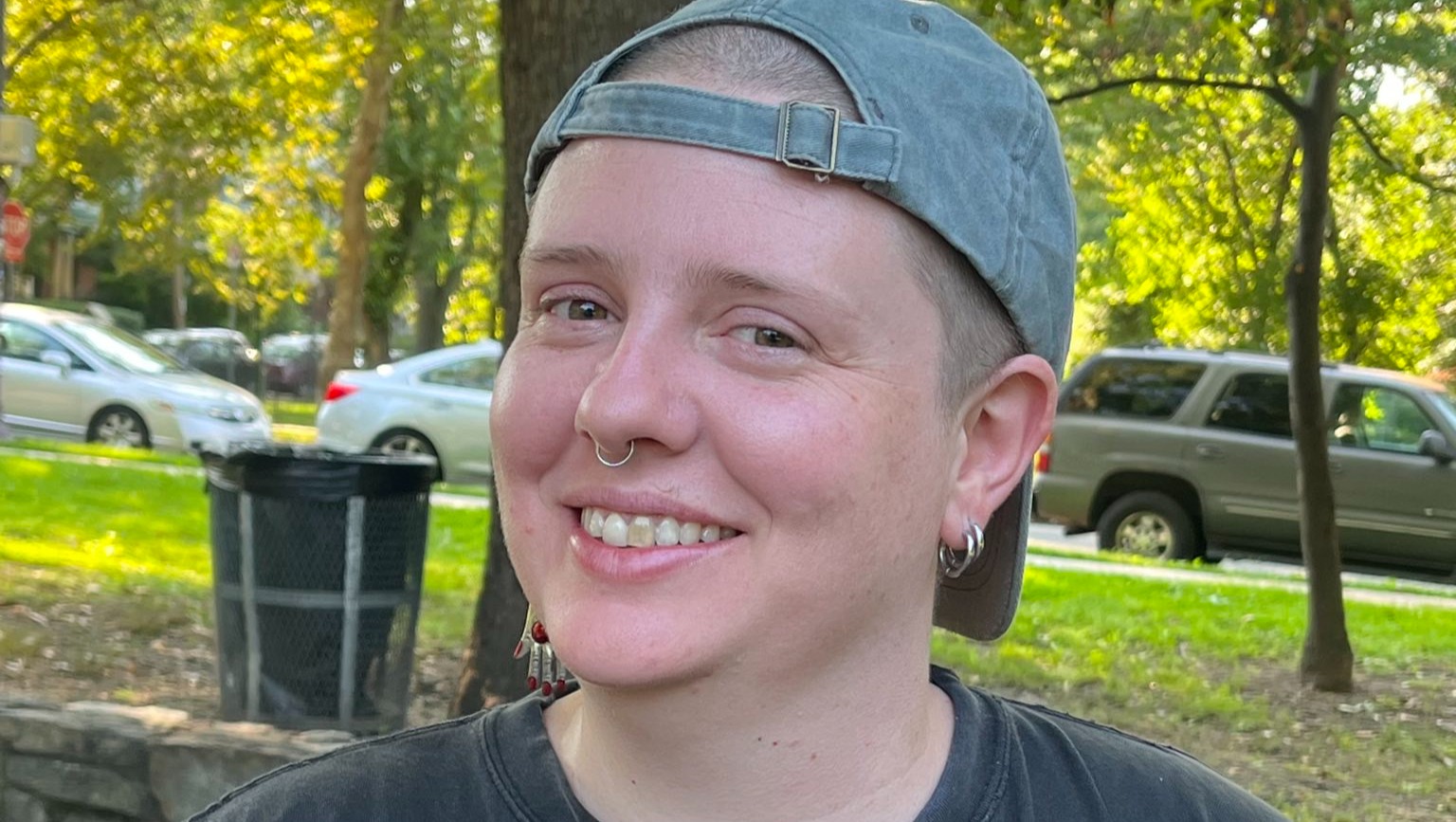 Fundraiser by Eliza Leighton : Help Eliza survive and pay their bills