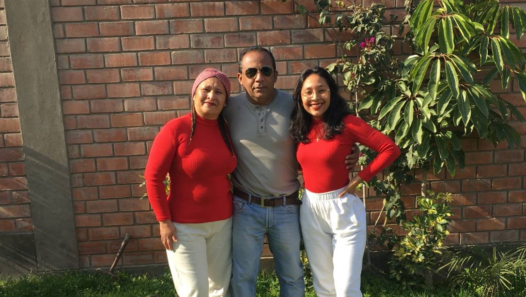 Fundraiser by Caitlin Larkin : Help Sharon’s Parents Move to America