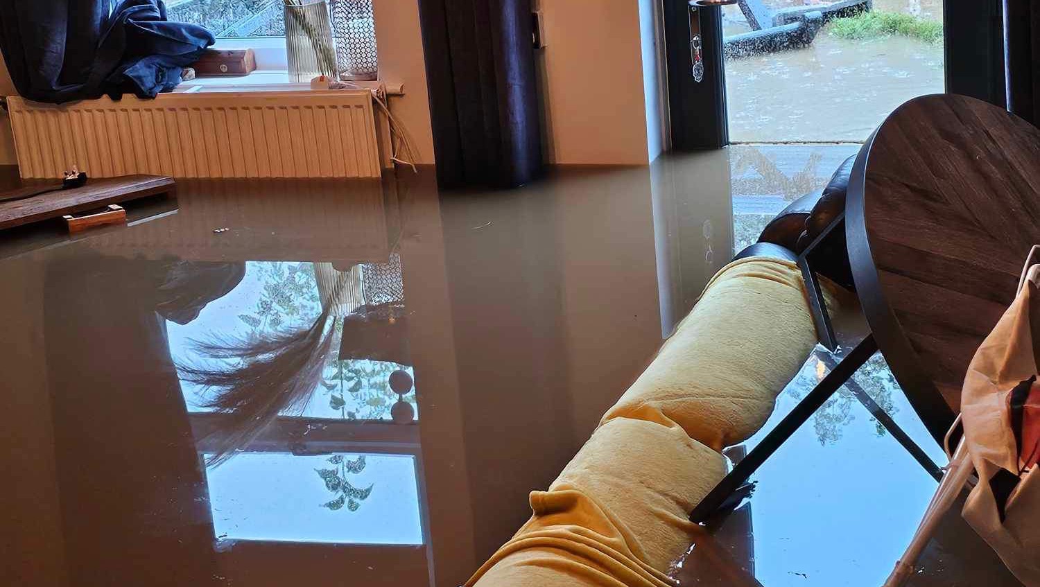 Fundraiser by Justine Bateson : Aaron get his home back