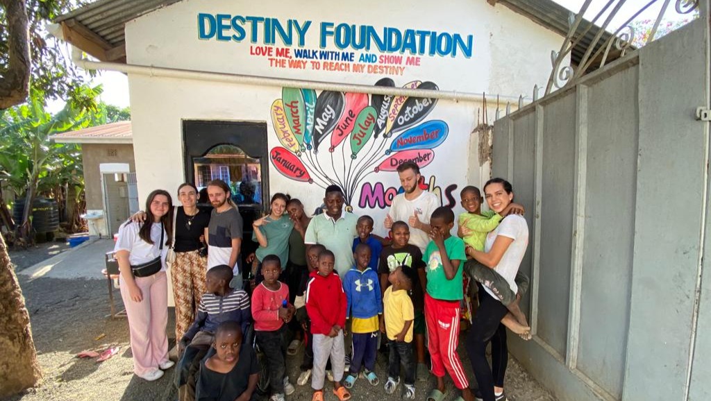 Fundraiser for François Faure by Ana Sofia Rangel : Combining hearts ...