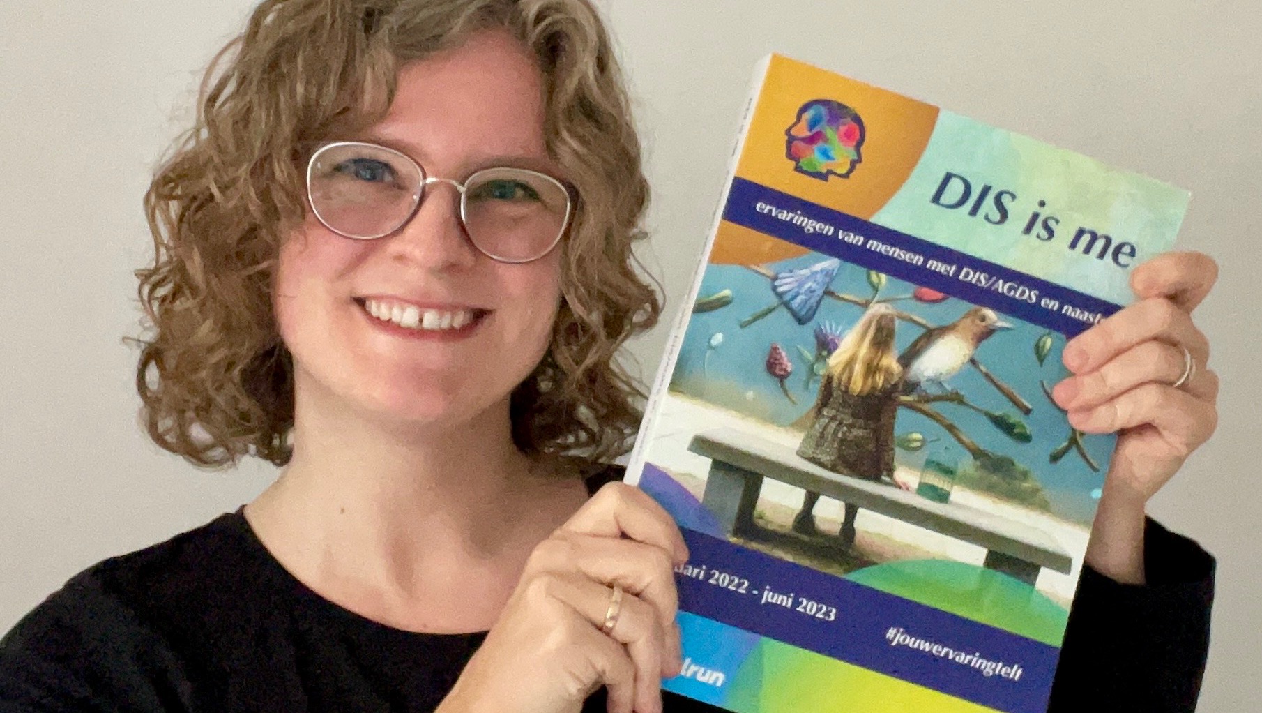 Fundraiser by Anne Lagemaat : DIS is me: het (echte, papieren) boek!
