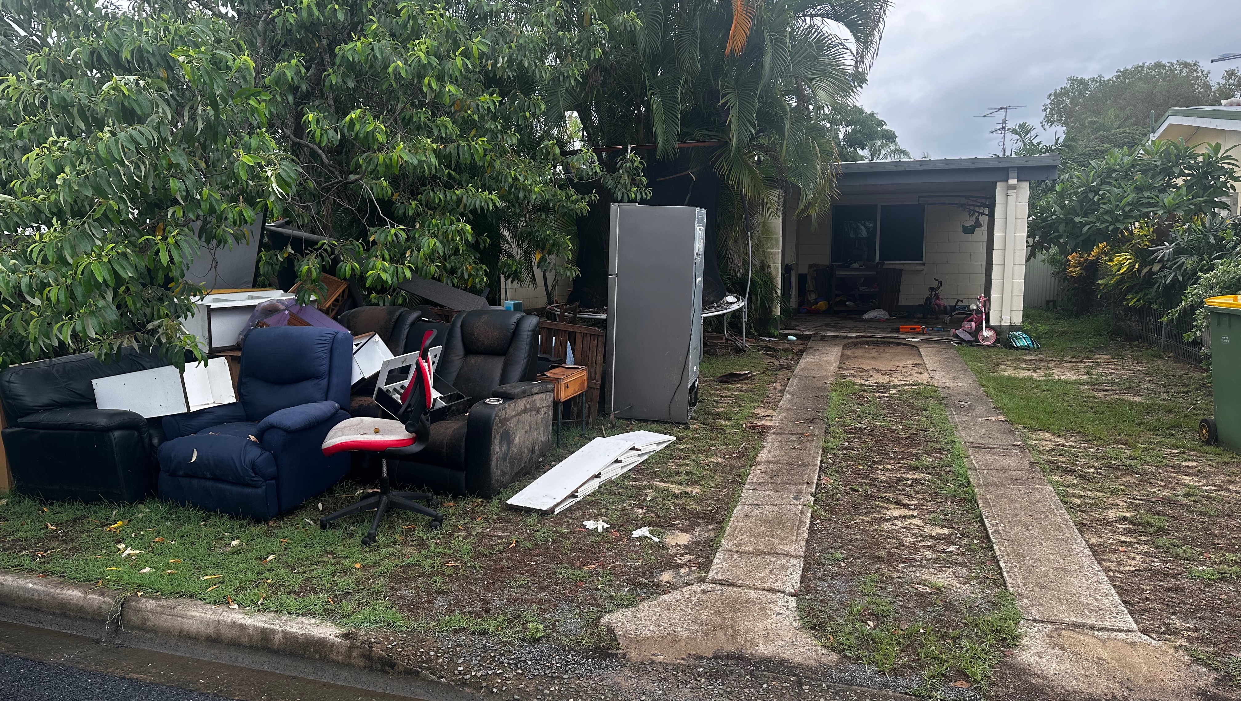 Fundraiser by Lisa Salvaras : Jasmine and Brandon flood relief