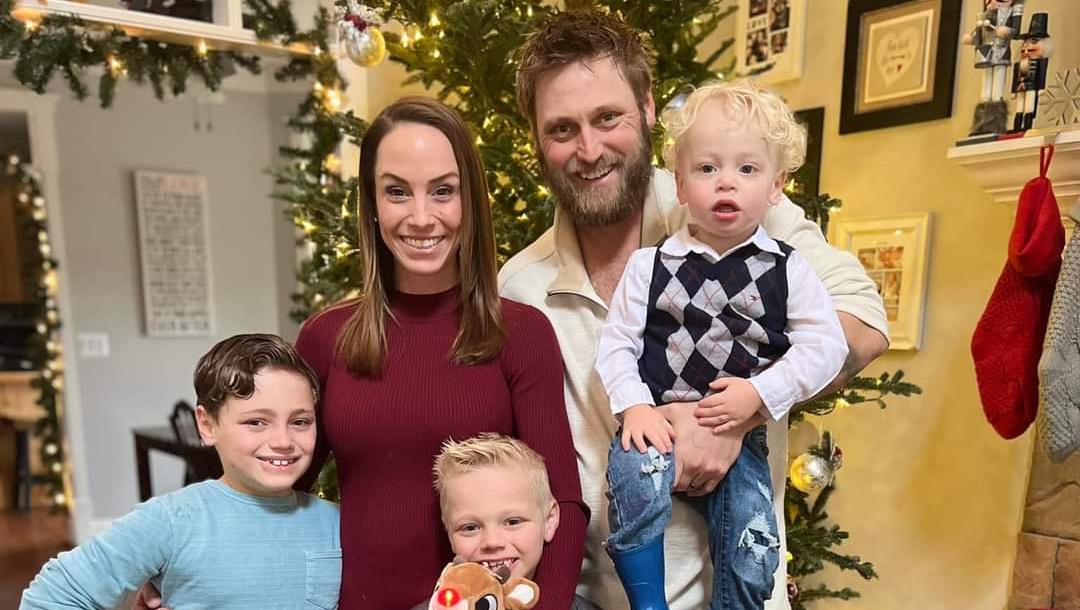Fundraiser for Ashley Holmes by Chelsea Parker : Holmes Family House Fire