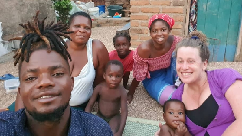 Fundraiser by Nina Jongen : Help my Malawi family rebuild their house