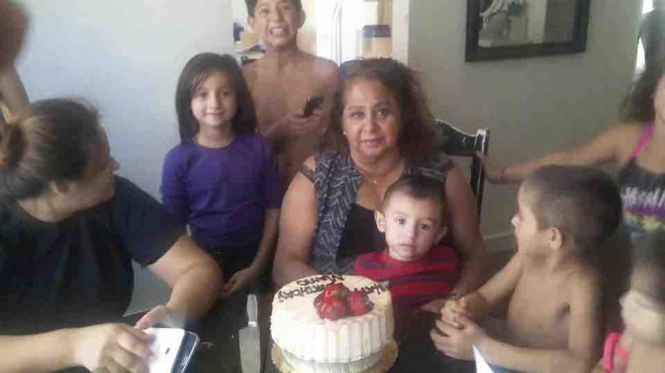 Fundraiser by Lissette Navarro : Help lay my mom to rest.
