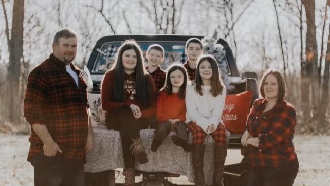 Fundraiser for Renee MCcowan by eric black : please help the McCowan Family