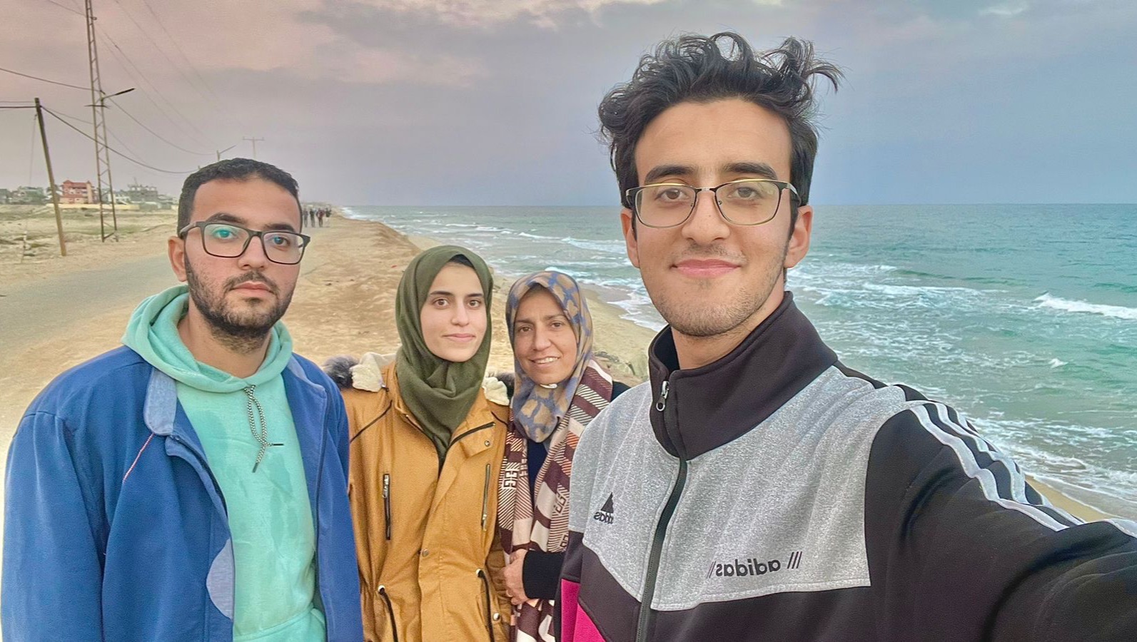 Fundraiser for Rachid ح by Yoseph ح : Help My Family Escape War in Gaza