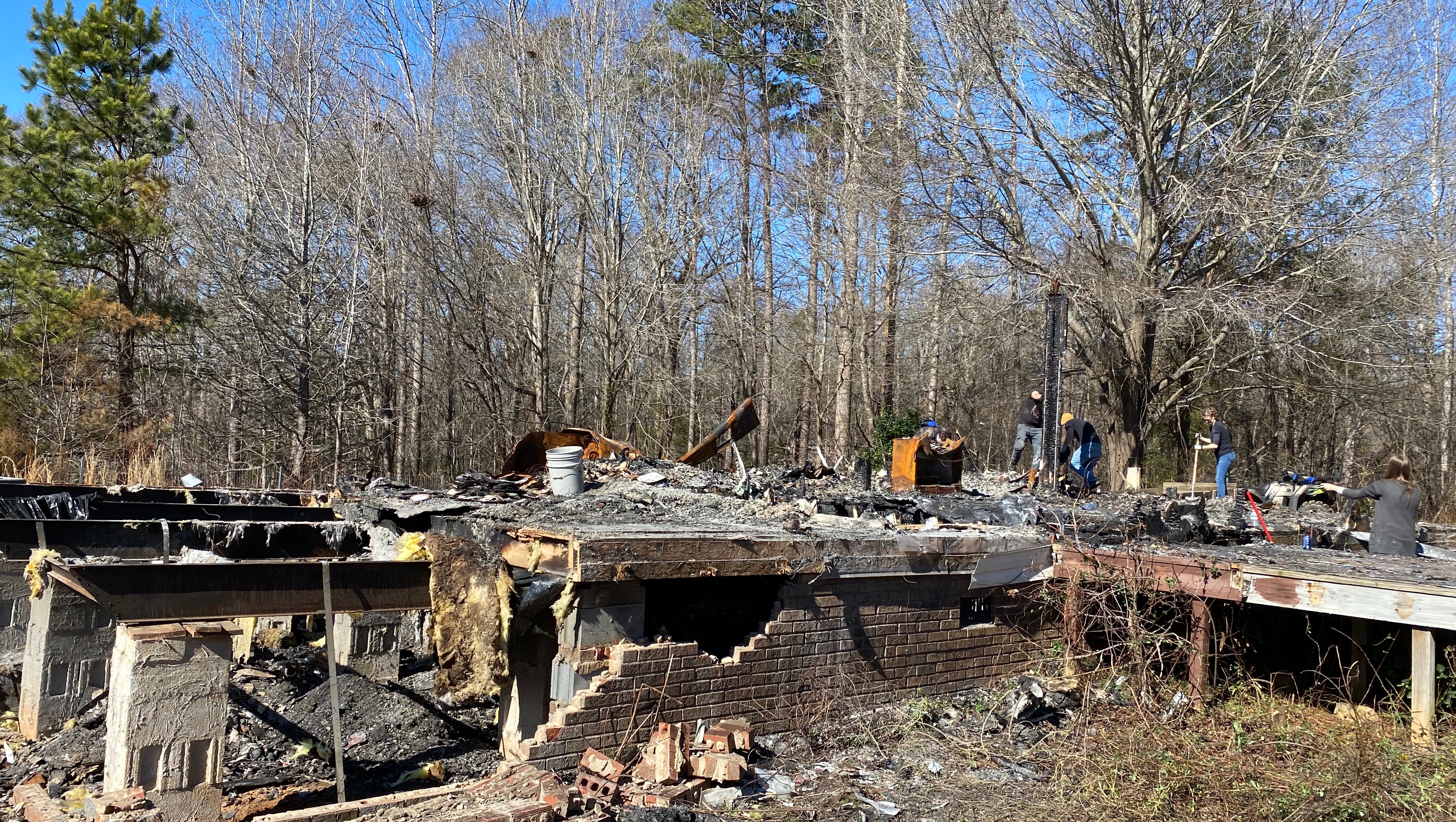Fundraiser by Amanda Bellmore : Lost everything in house fire