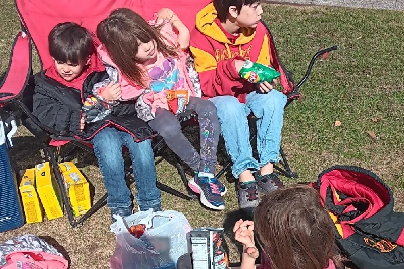 Fundraiser by Hannah Beeman : Working but still drowning in bills