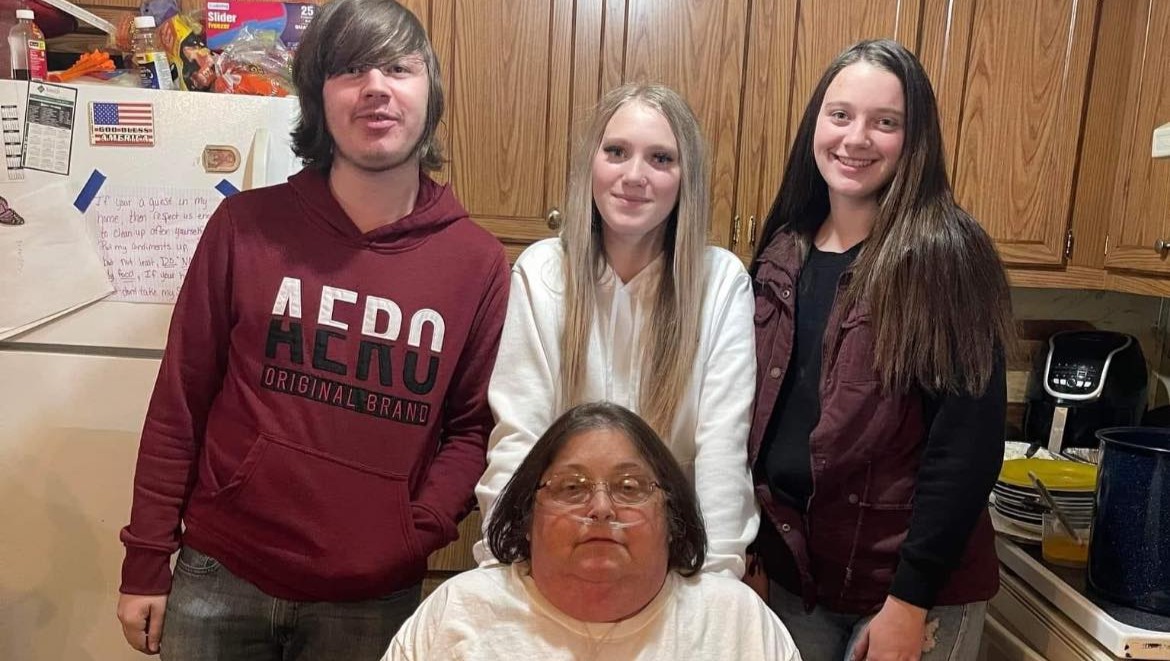 Fundraiser for James Cornwall by Tabatha Mitchell : Mom's funeral services