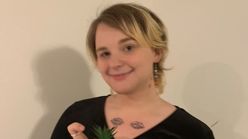 Fundraiser by Iris Ryan : help a t-girl get a new phone!