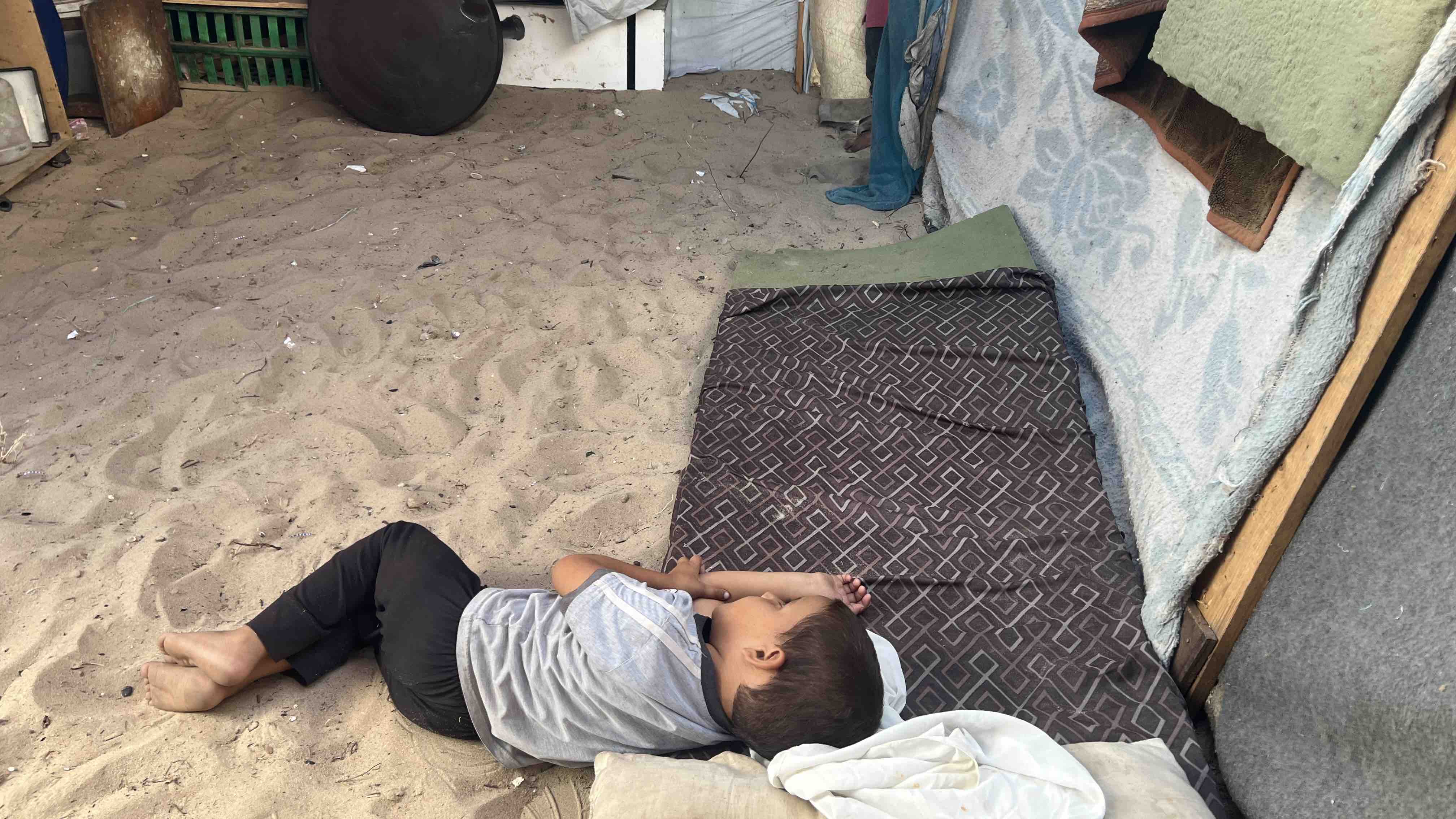 Fundraiser by Nidal Habib : Help my family to Pass the winter and war days