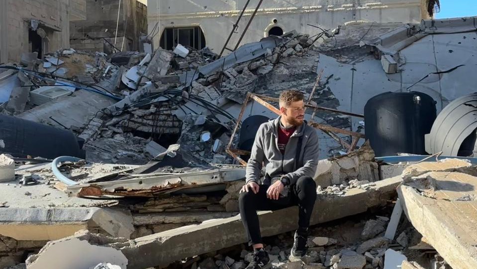 Fundraiser by Mousa Abualqumssan : Help Essa and his family rebuild ...