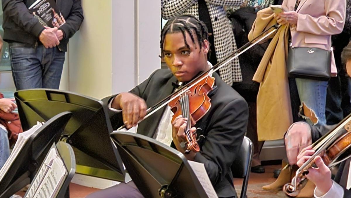 Fundraiser by DeAntae Davis : Support Christiffer's in Music.