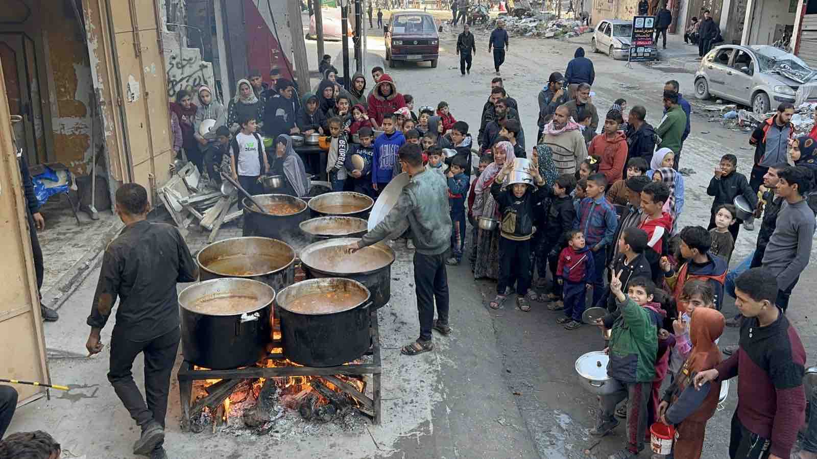 Fundraiser by Nada Bsaiso : Urgent donation for food supplies in Gaza.