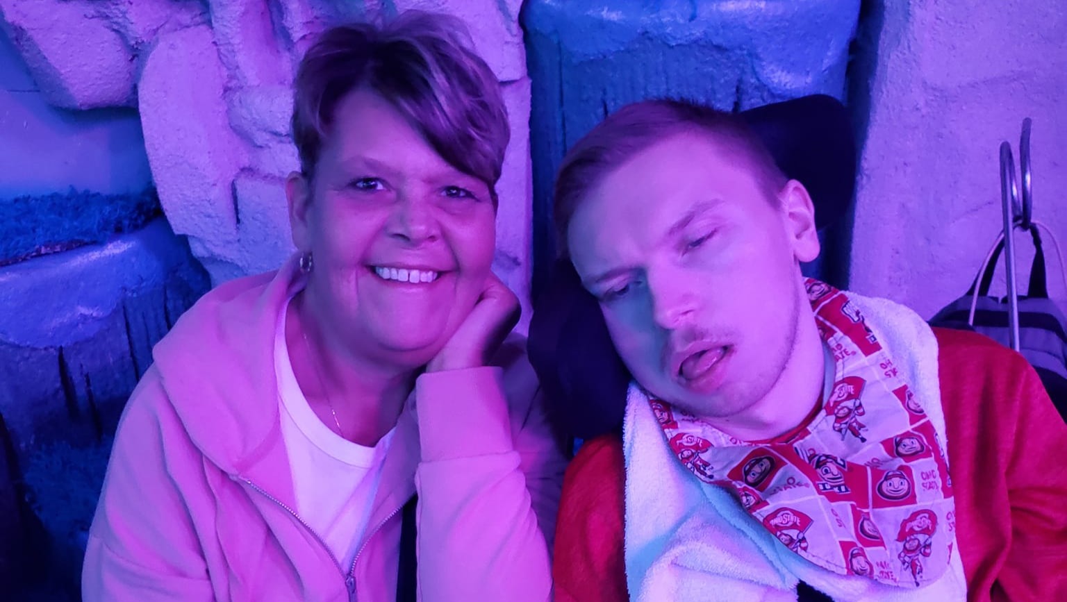 Fundraiser for Leanne Larson by Chrystal Ledley : Help the Larson family