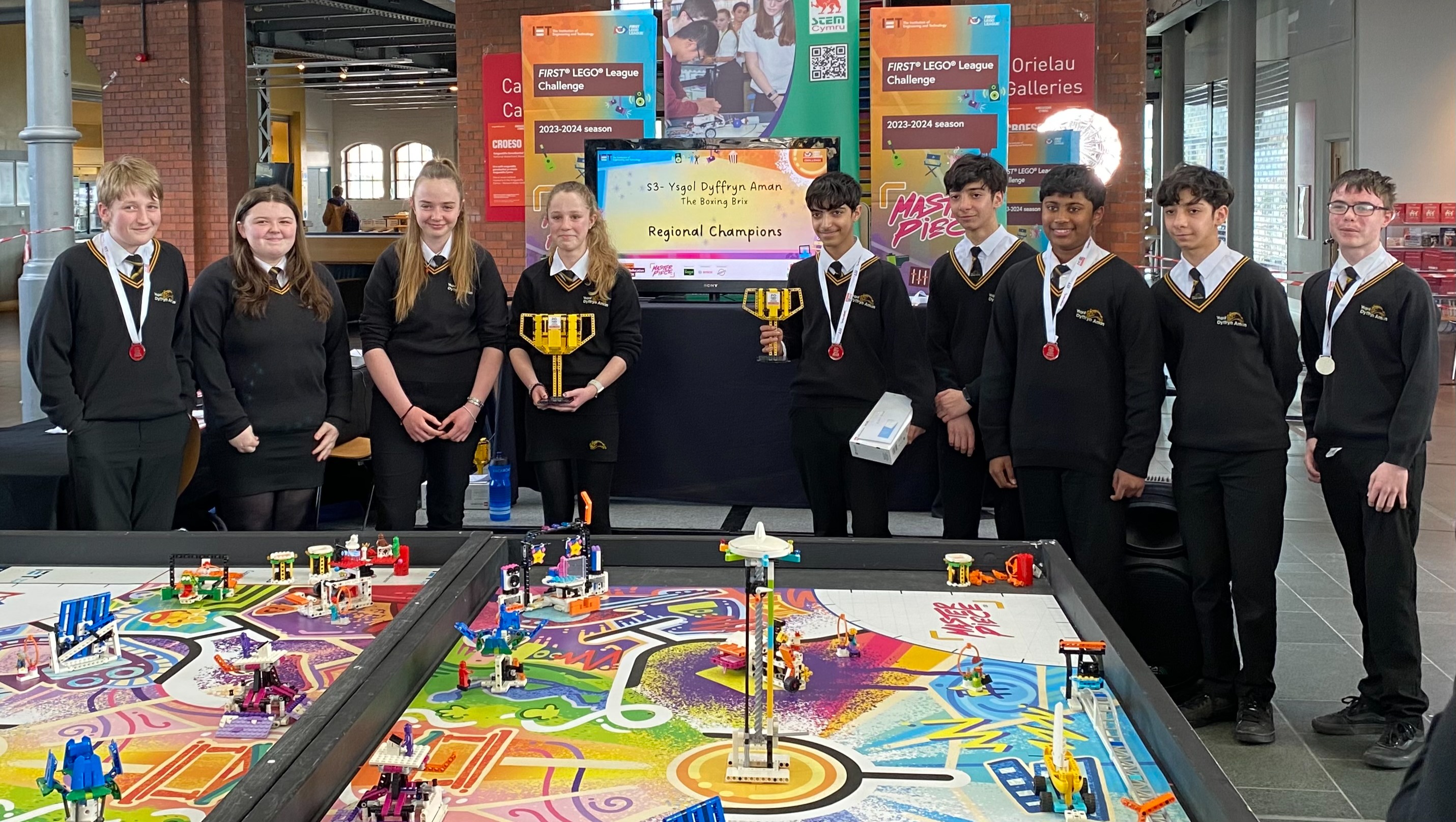 Fundraiser for Denise de Schoolmeester by Damian Jones : Ysgol Dyffryn ...