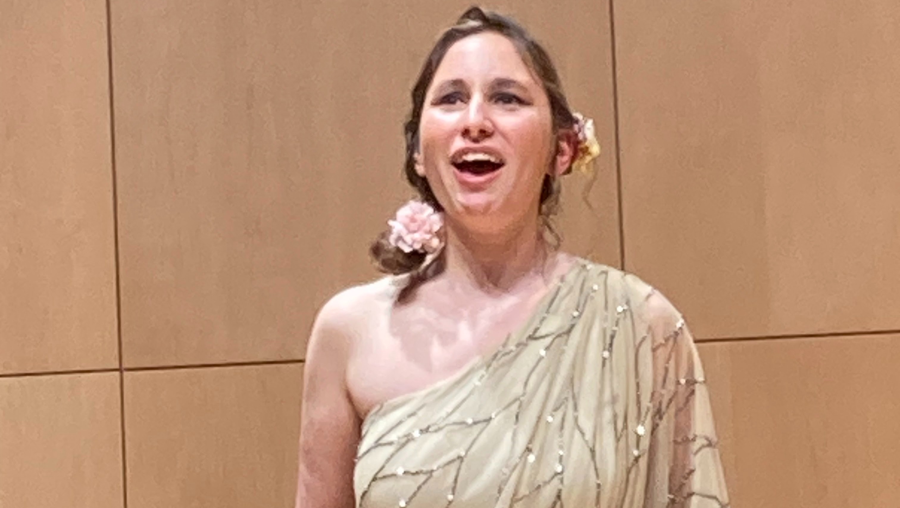 Fundraiser by Erica Hoenig : A young opera student wishes to study in Italy