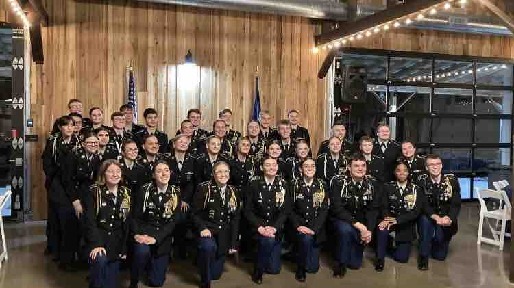 Fundraiser for Michelle Neidigh by Haleigh Powers : JROTC Senior Banners