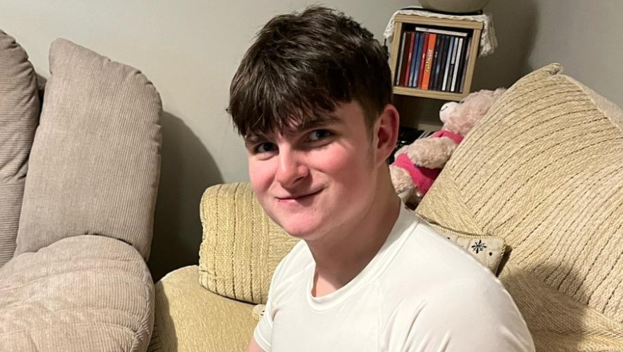 Fundraiser for Nicola Main by Lesley Ryan : Aaron Main