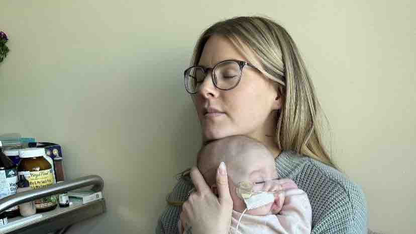 Fundraiser for Veronica Kerr by Riley Dallaire : Help Veronica & Dahlia