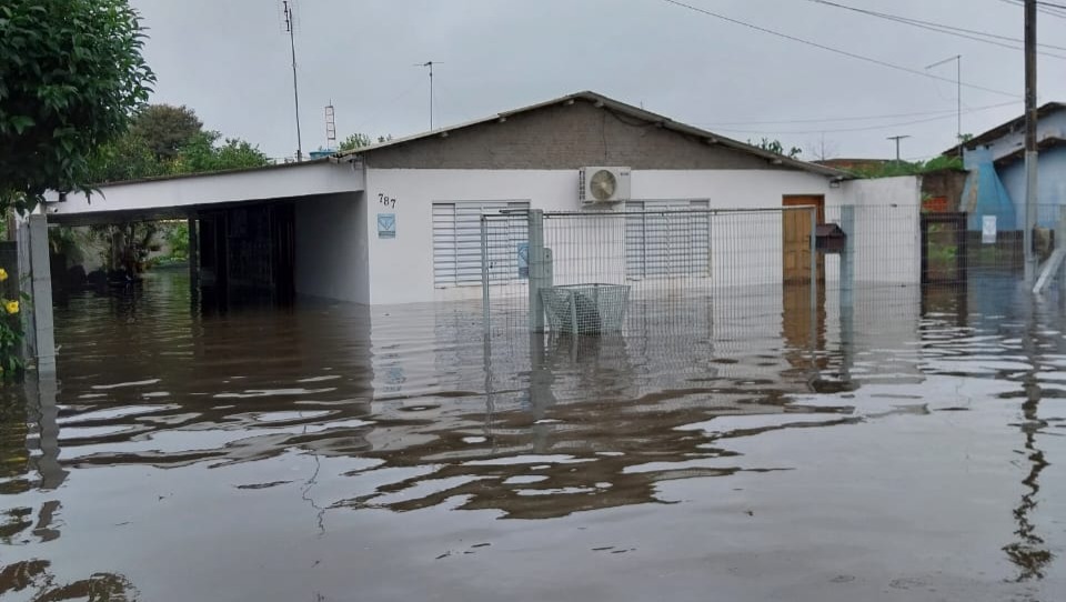 Fundraiser by Tim Freitas : Help my great-aunt in Brazil