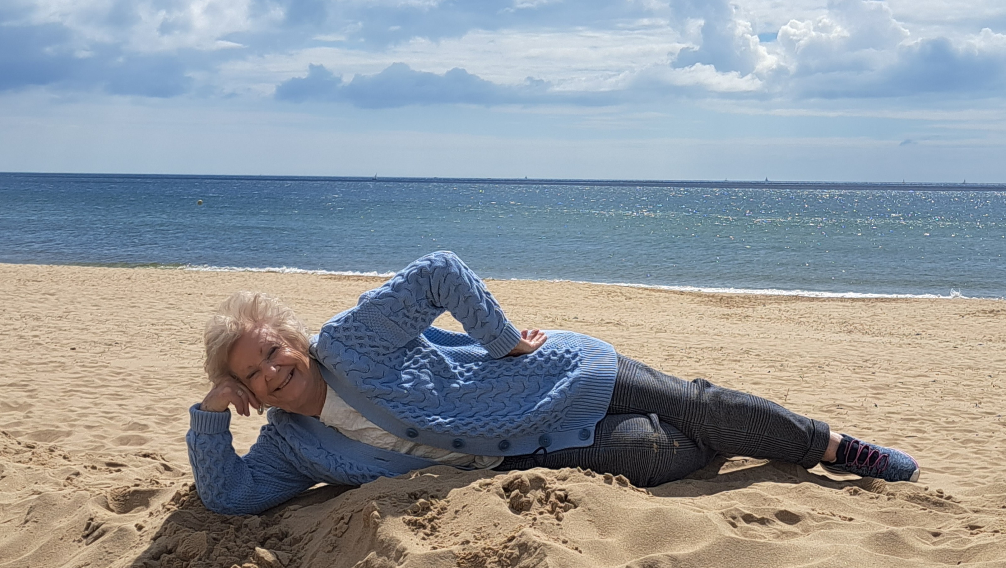 Fundraiser by Laura Huckstepp : Charity skydive in honour of Maureen Crow