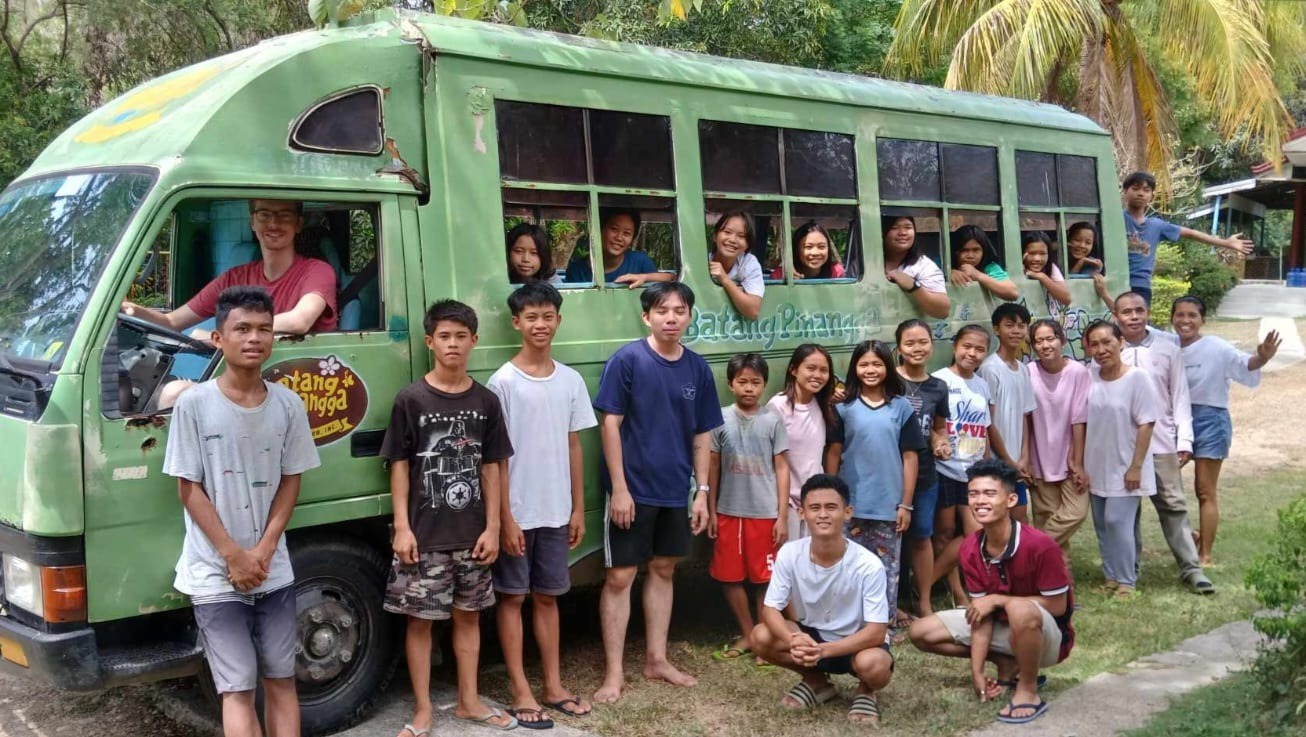 Fundraiser by Pim Zaremba : Reparatie van Batang Pinangga's schoolbus