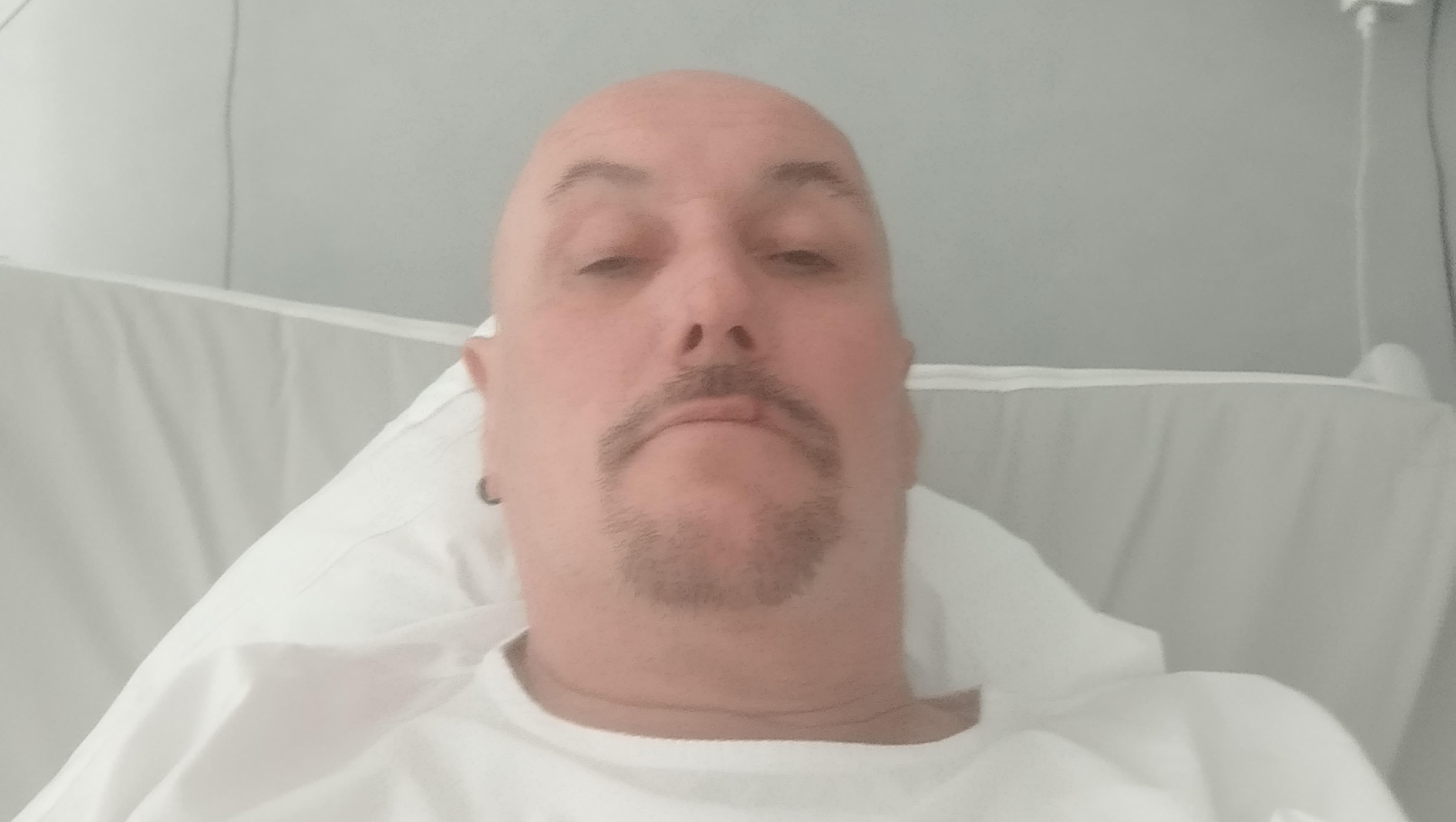 Fundraiser by Graham Morgan : Help me get home.