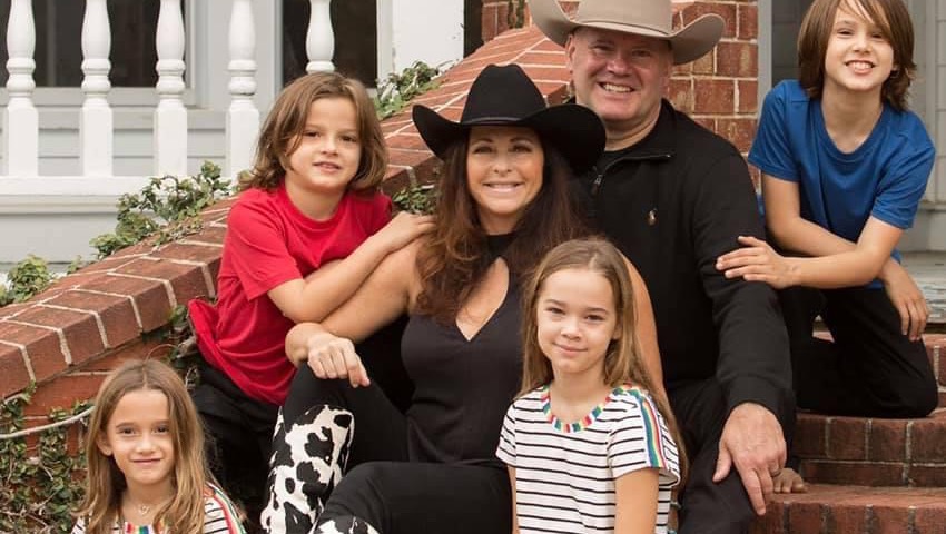 Fundraiser for Joei Didow by Shannon Cauley : Help Joei and her children