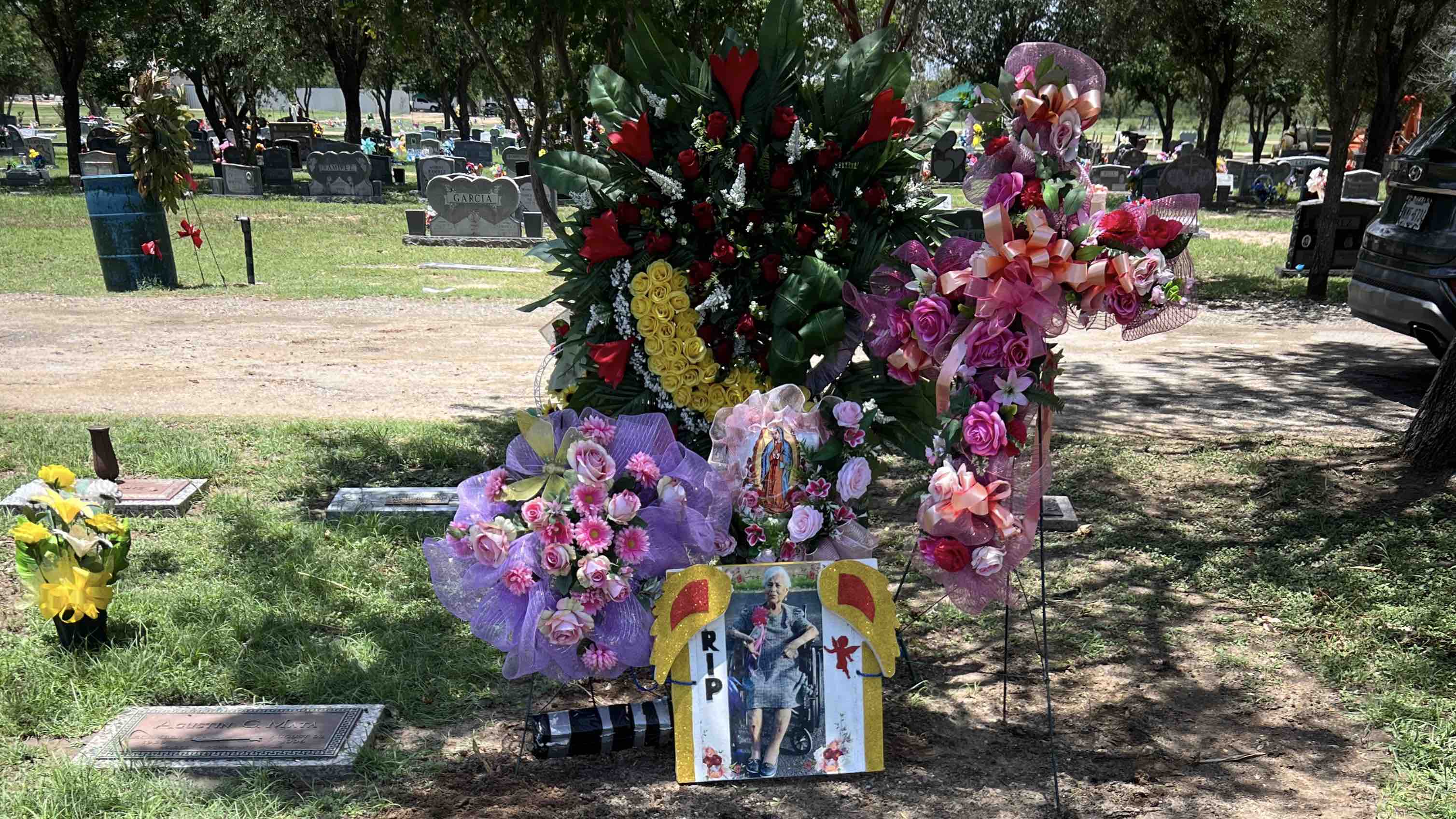 Fundraiser by Antonio Lopez : A headstone for Maria Cadena