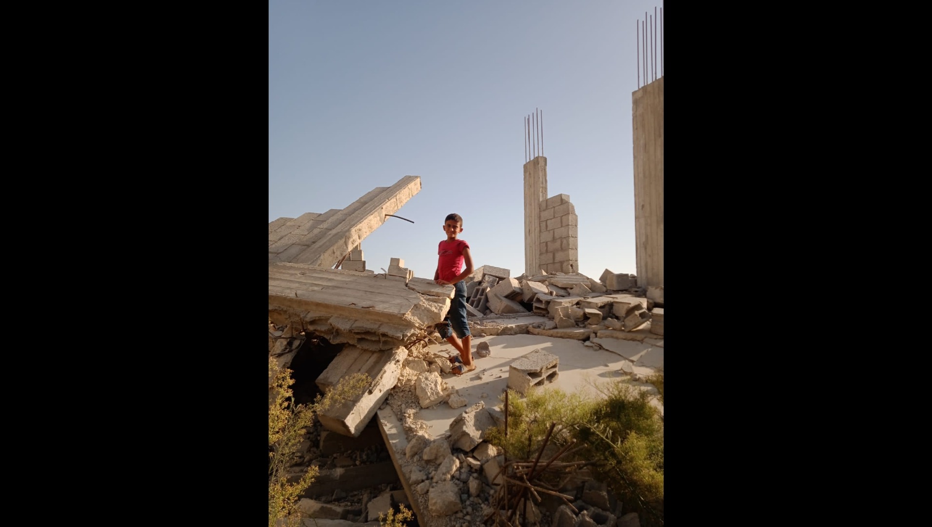 Fundraiser by Elizabeth Barnes : Help Abdullah's Family Escape Gaza's War