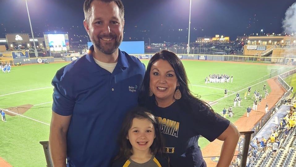 Fundraiser for Colleen Lloyd by McKenna Czerneski : Support G's Family ...