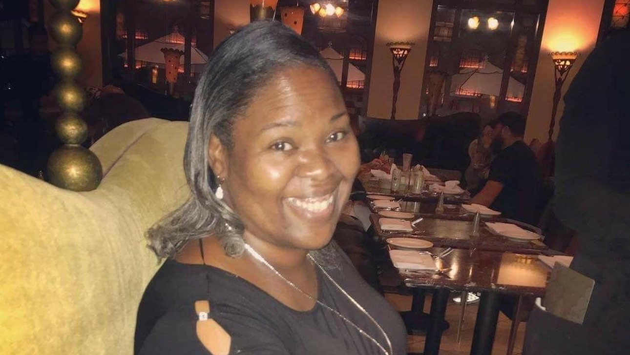 Fundraiser by Edmound Davis : Honoring a Loving Mother: Final Farewell