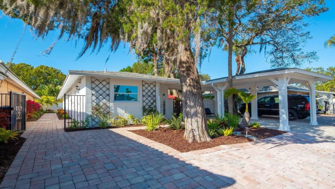 Fundraiser for Doug Lynch by Alejandra Fuster : Support Doug's Roof ...