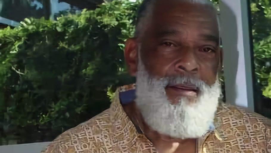 Fundraiser by Chloe Yarborough : Support Larry's Final Farewell