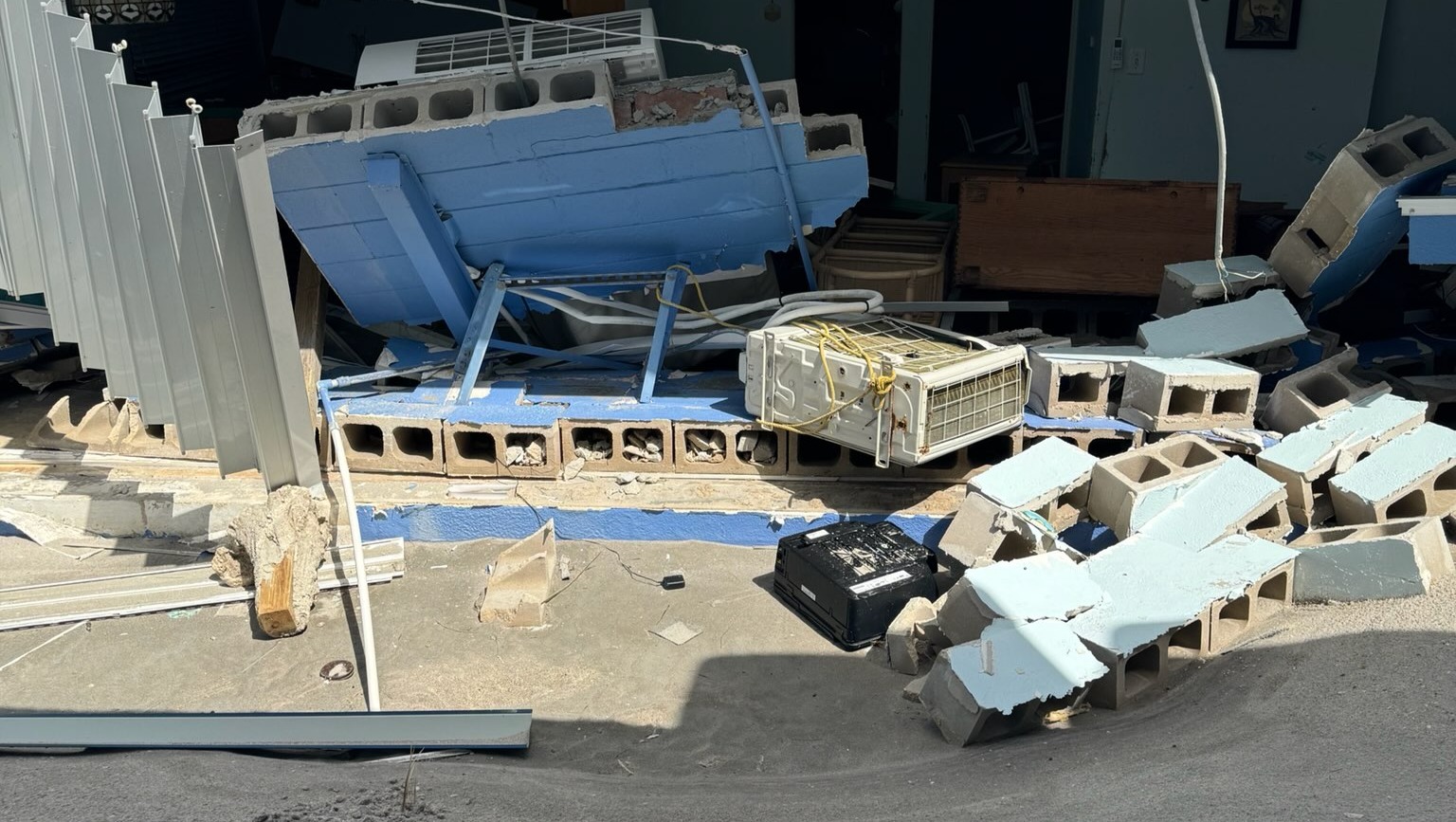 Fundraiser by Lorna Ranson : This Home Needs A Wall and a lot of Work!