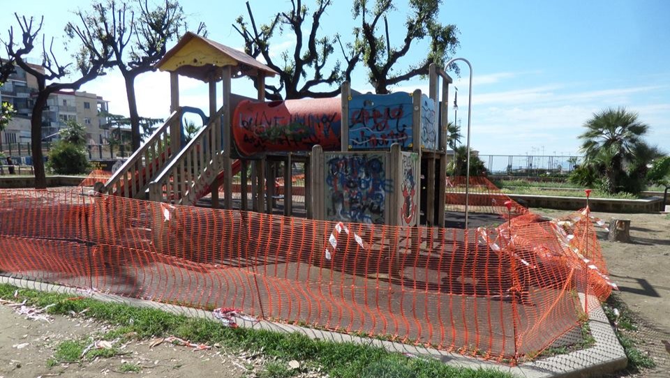 Fundraiser by Francesco Senese : Nuove giostrine per Piazzetta Mercadante