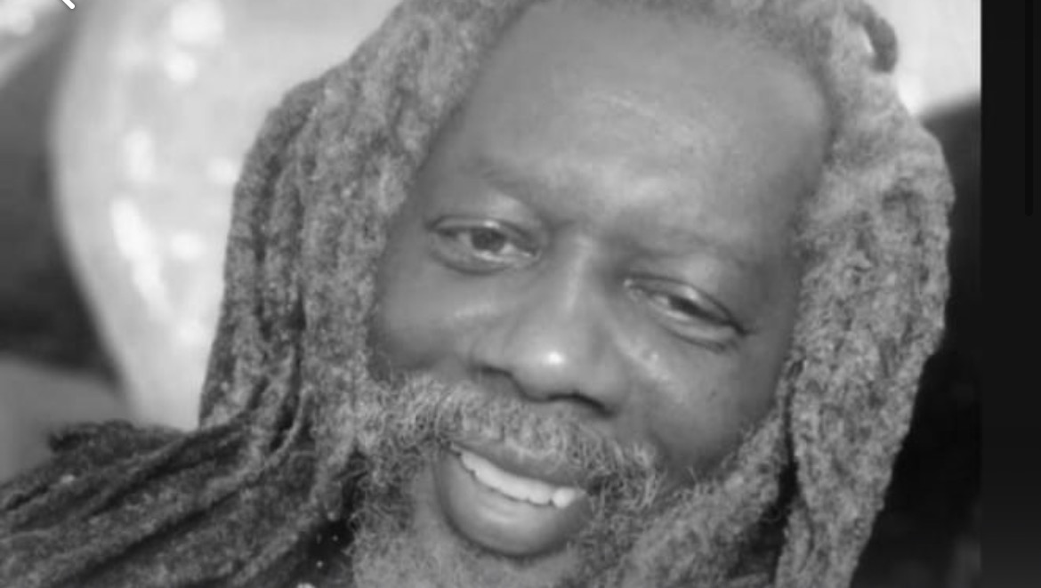 Fundraiser by Tobias Lewis : To help David Carthy visit back home