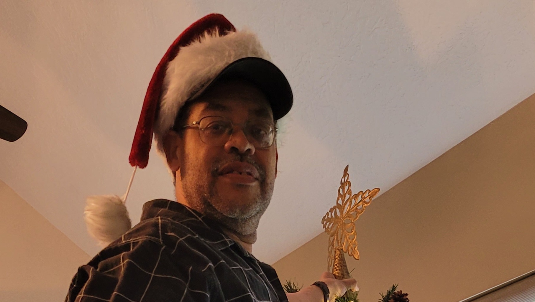 Fundraiser by Bonnie Roberts : Help Kenneth Wayne Thompson Hug His Fiji ...