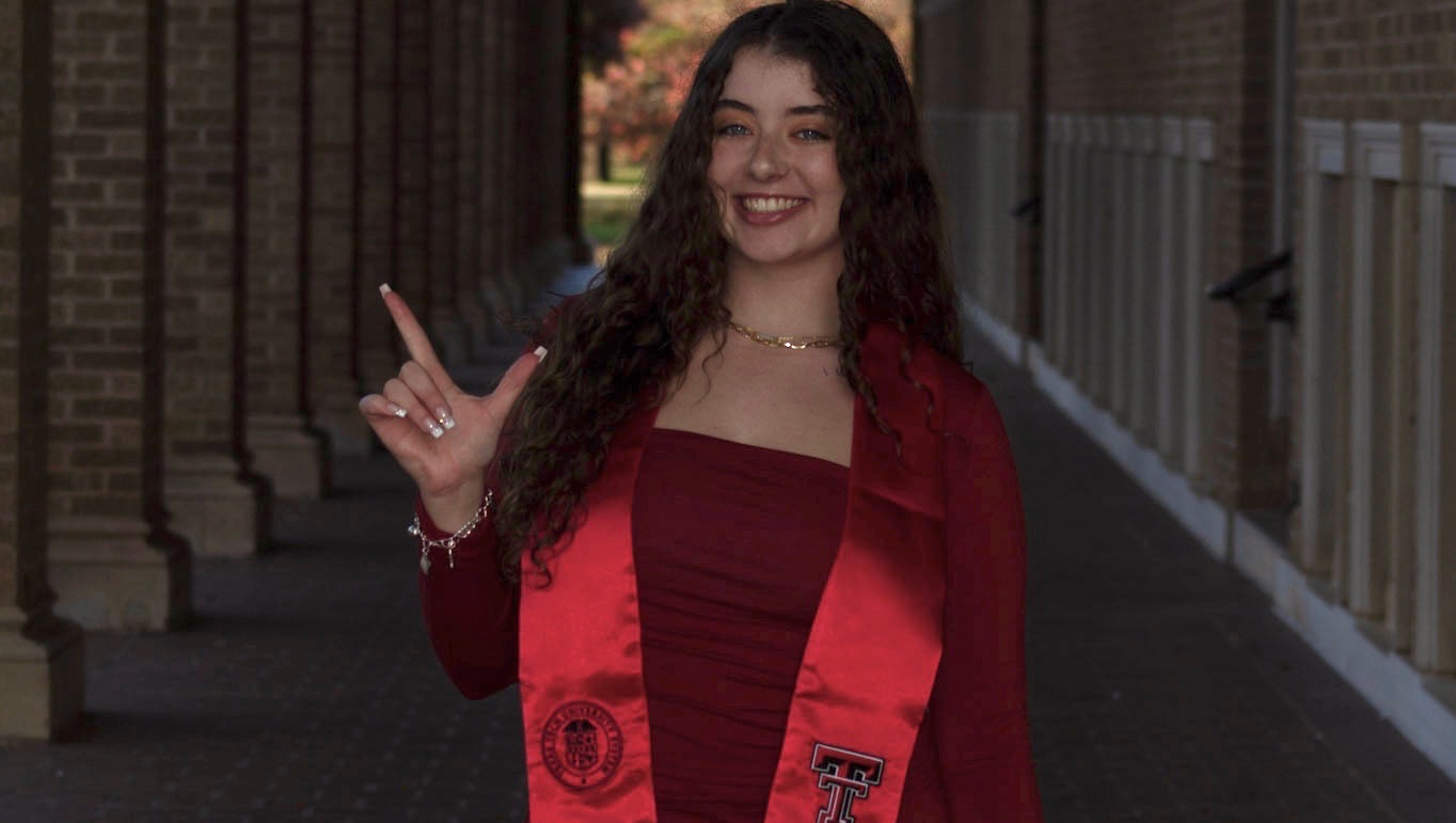 Fundraiser by Sydney Tascione : Sydney’s Dream Graduation Trip!!