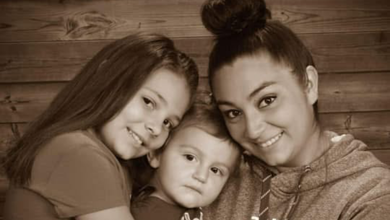 Fundraiser by Courtney Klein : Give Arika a Proper Farewell