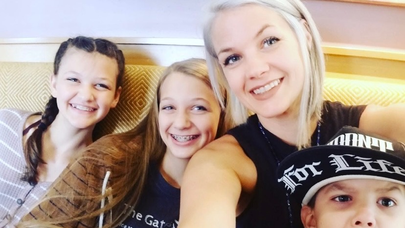 Fundraiser for Lauren Diaz by Ruby Mackay : Single mom can’t work while ...