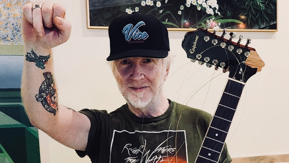 Fundraiser by Finny McConnell : Help get a new guitar