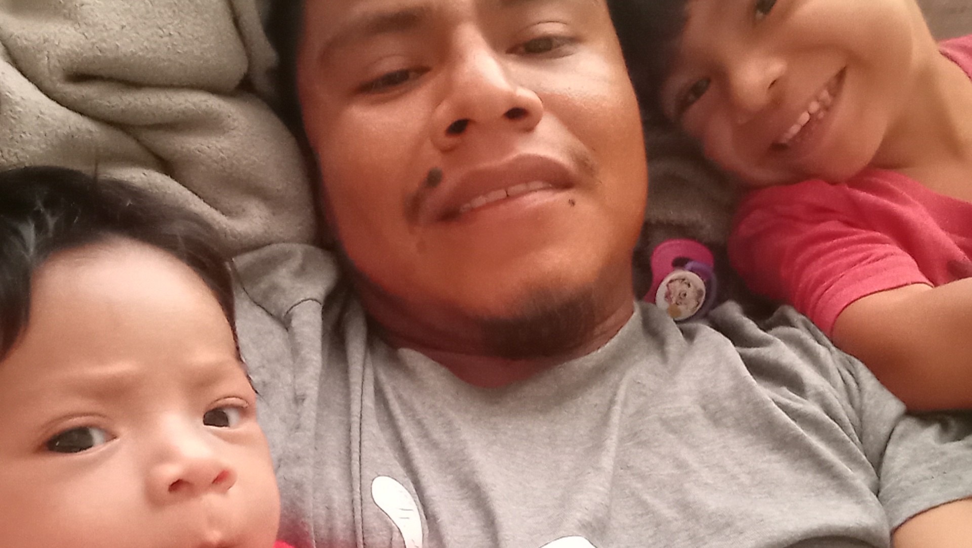 Fundraiser by Gustavo Del rio : Aid for Omar's Family After Fire Loss