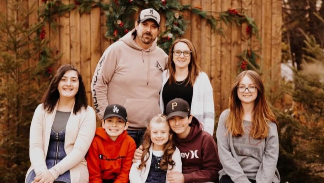 Fundraiser by Mathieu Gallant : Beaver, Renee and family!