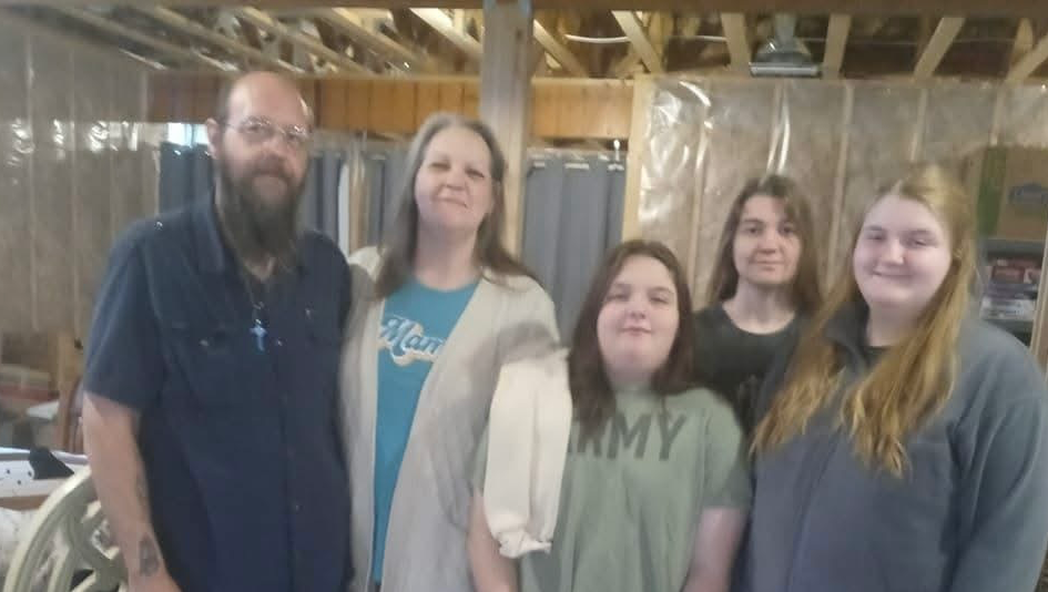 Fundraiser for Cristina Creech by Taylor Fahrnow : The Creech Family