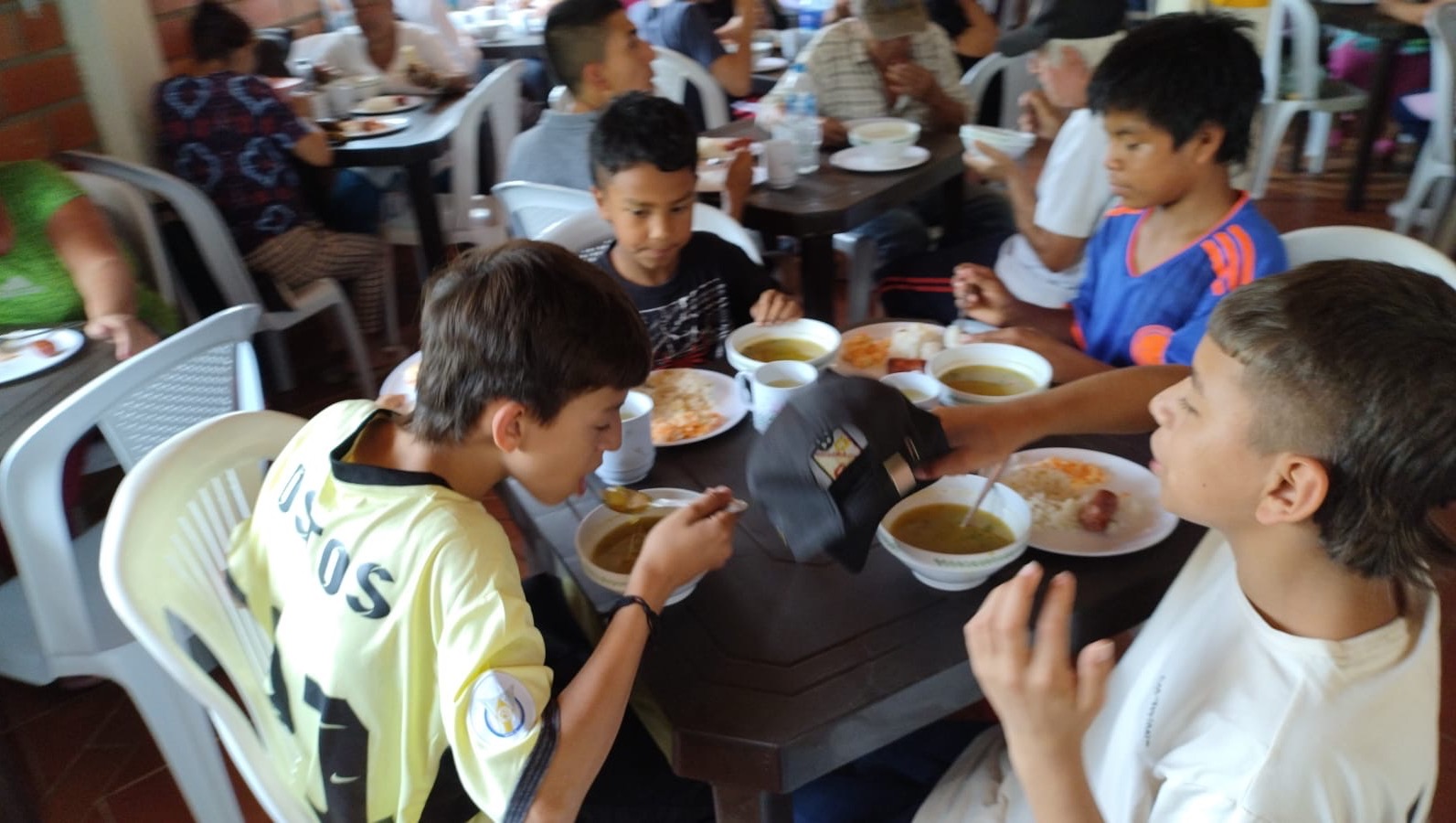 Fundraiser by Mayka Mosconi : Join Mayda in Feeding 200 Vulnerable Hearts